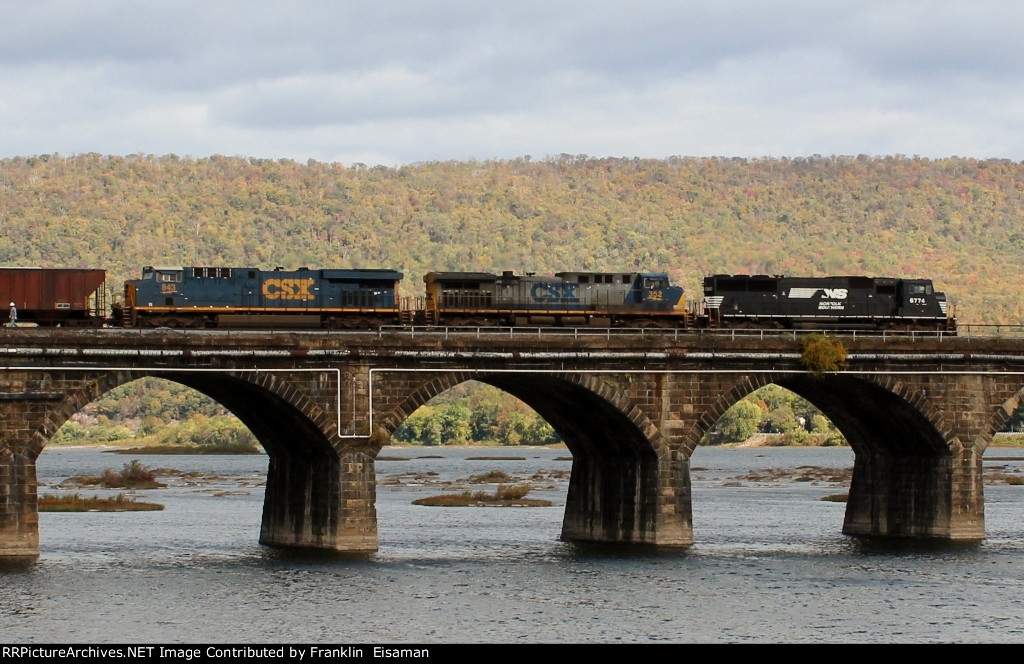 NS 6774 W/ 2 CSX units